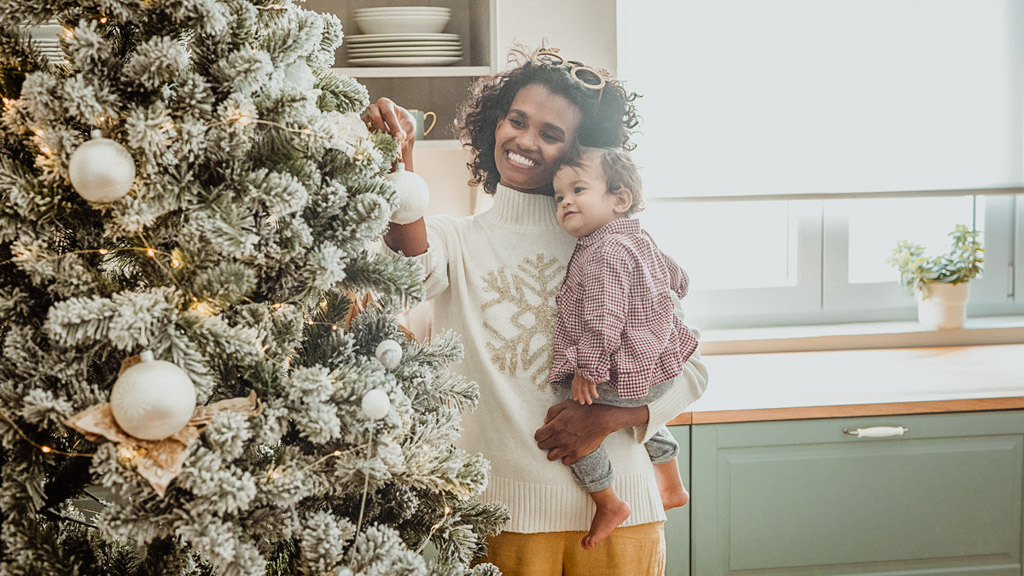 9 Tips for Baby's 1st Holiday Season, From a Mom of 6 - Tinybeans