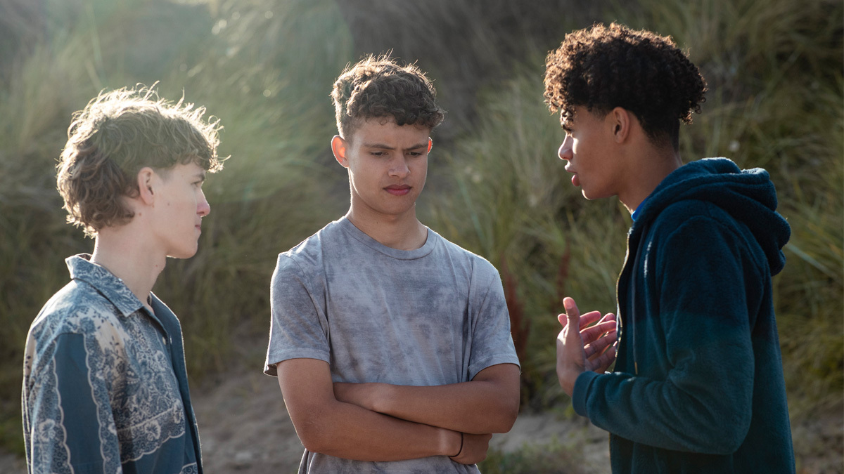 9 Responses That Help Kids Deal with Peer Pressure